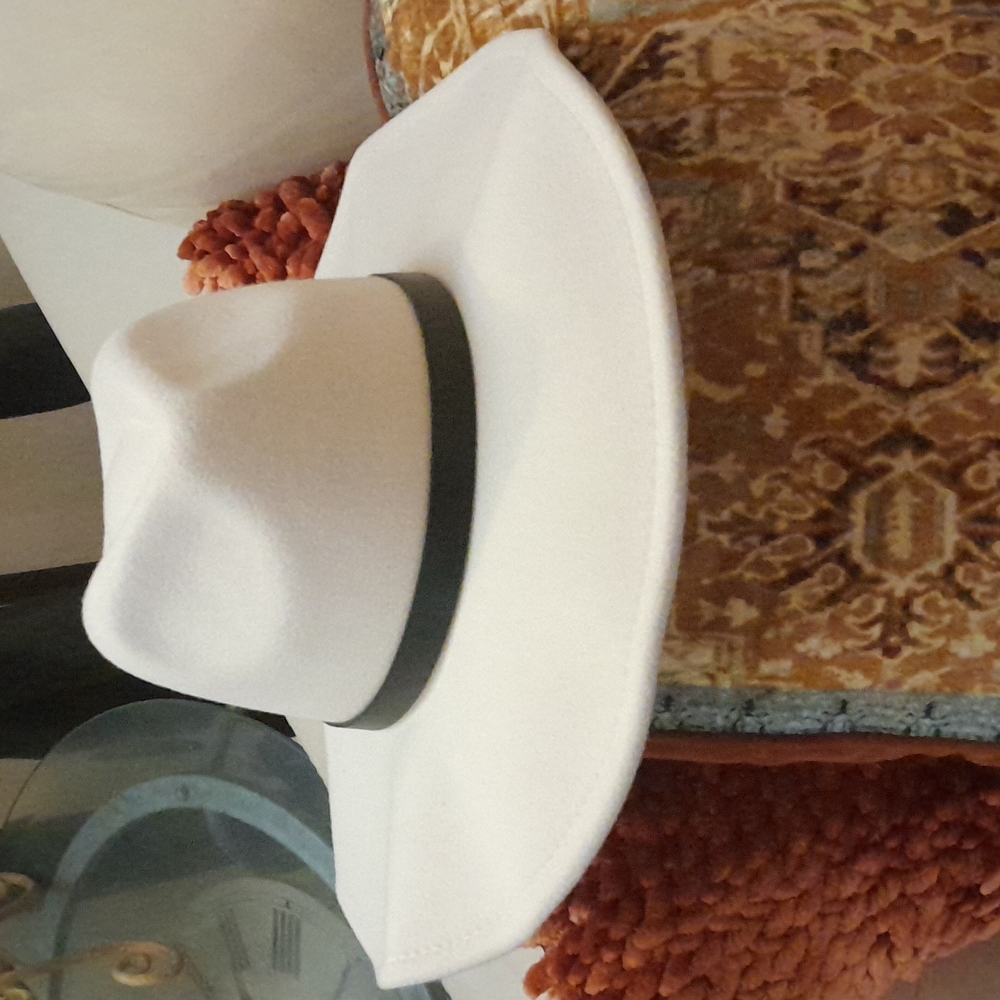 Orchid Love Cream Colored Hat - Gem